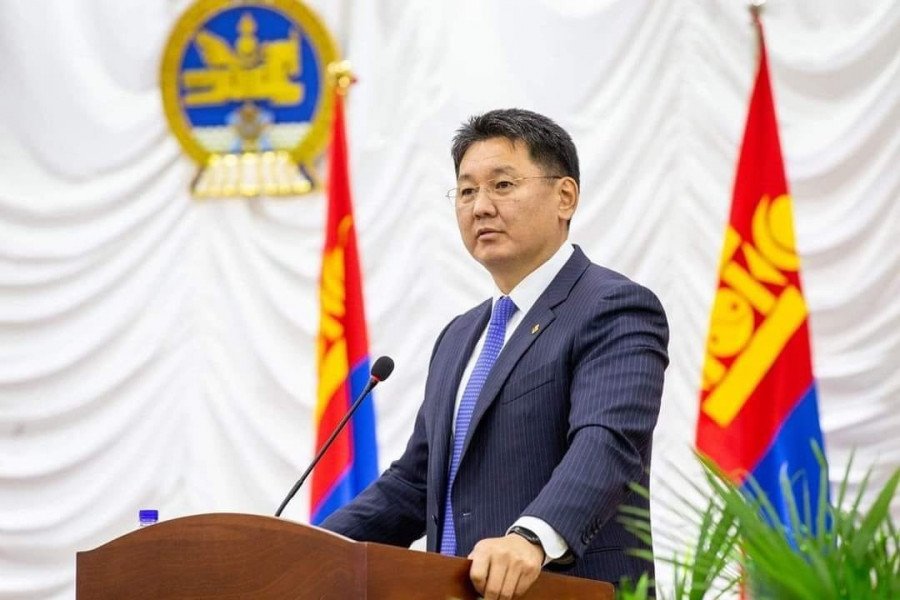 Ерөнхийлөгч У Хүрэлсүх гадаадын иргэн ААН д газар олгосныг онцгой